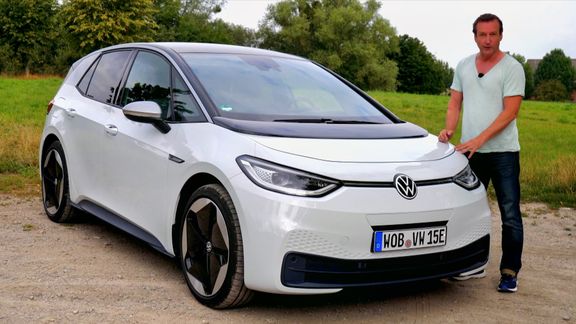 会变成“人民的电动汽车”吗?海外抢先试驾大众ID.3