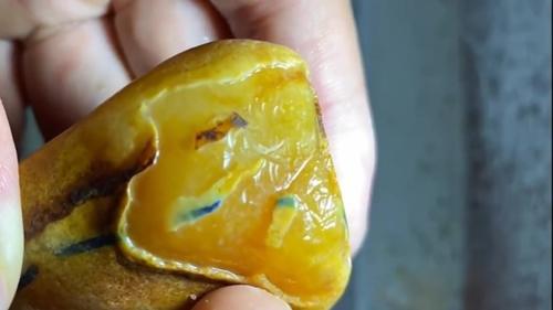 挑战切一块翡翠原石,大惊喜啊