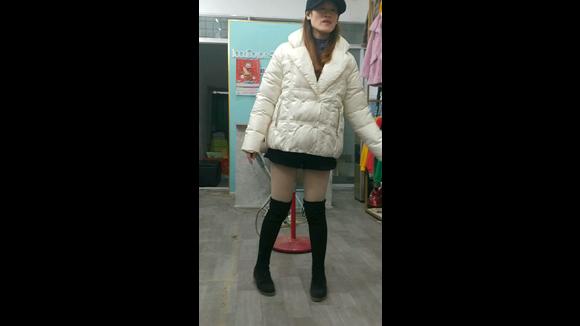 羽绒棉服最后几天,卖完关门了,给钱就卖