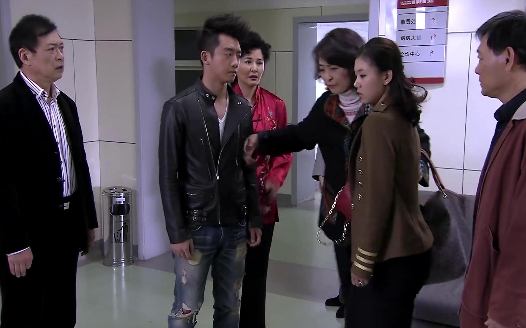 离婚:灰姑娘要打掉孩子,总裁公公出动大闹医院,恶婆婆当场下跪