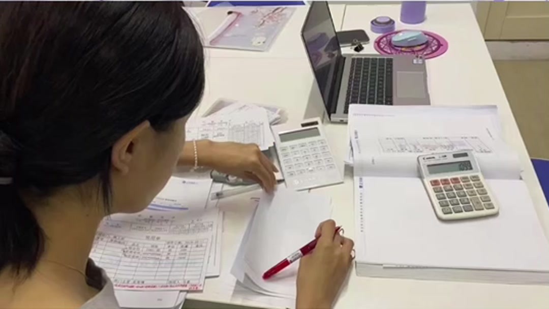 嘉兴学会计 来看看手工账和电脑账是怎么做的