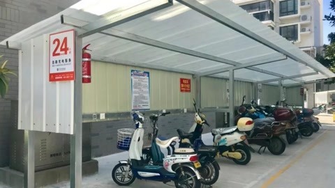 电车别着急换新电瓶,维修师傅透漏,电瓶里加1样,多用3年没问题