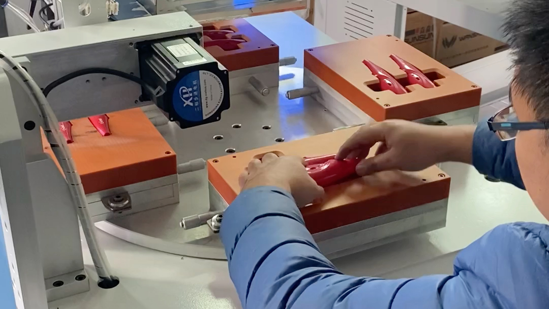 ...汽车外壳丝印机厂家塑胶面板网印机五金件自动转盘丝网印刷机 小型...