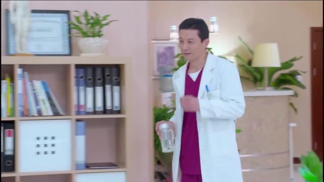 产科男医生:左右一口气老婆孩子全搞齐,当场想把老婆让给马医生