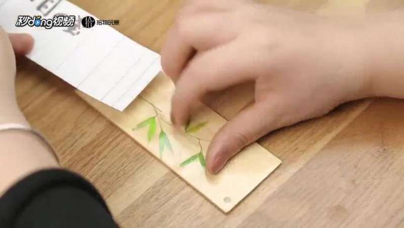 如何制作成一个简单精美的DIY干花书签