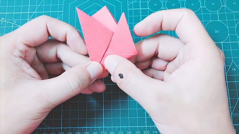 手艺人教折纸:分享两种五角星的折法,喜欢就来吧