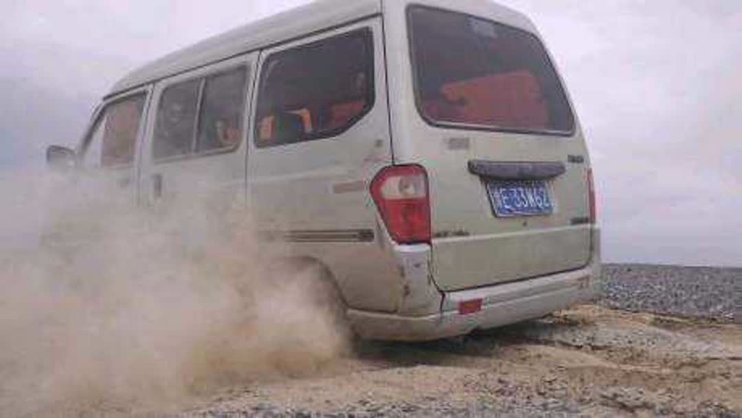 罗布泊无人区到底有多可怕 小伙一人一车进去 差点命都没有了