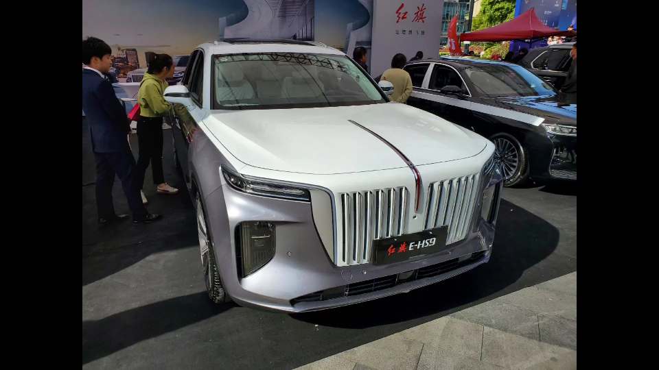 目前国产第二贵的电动车:红旗E-HS9实拍