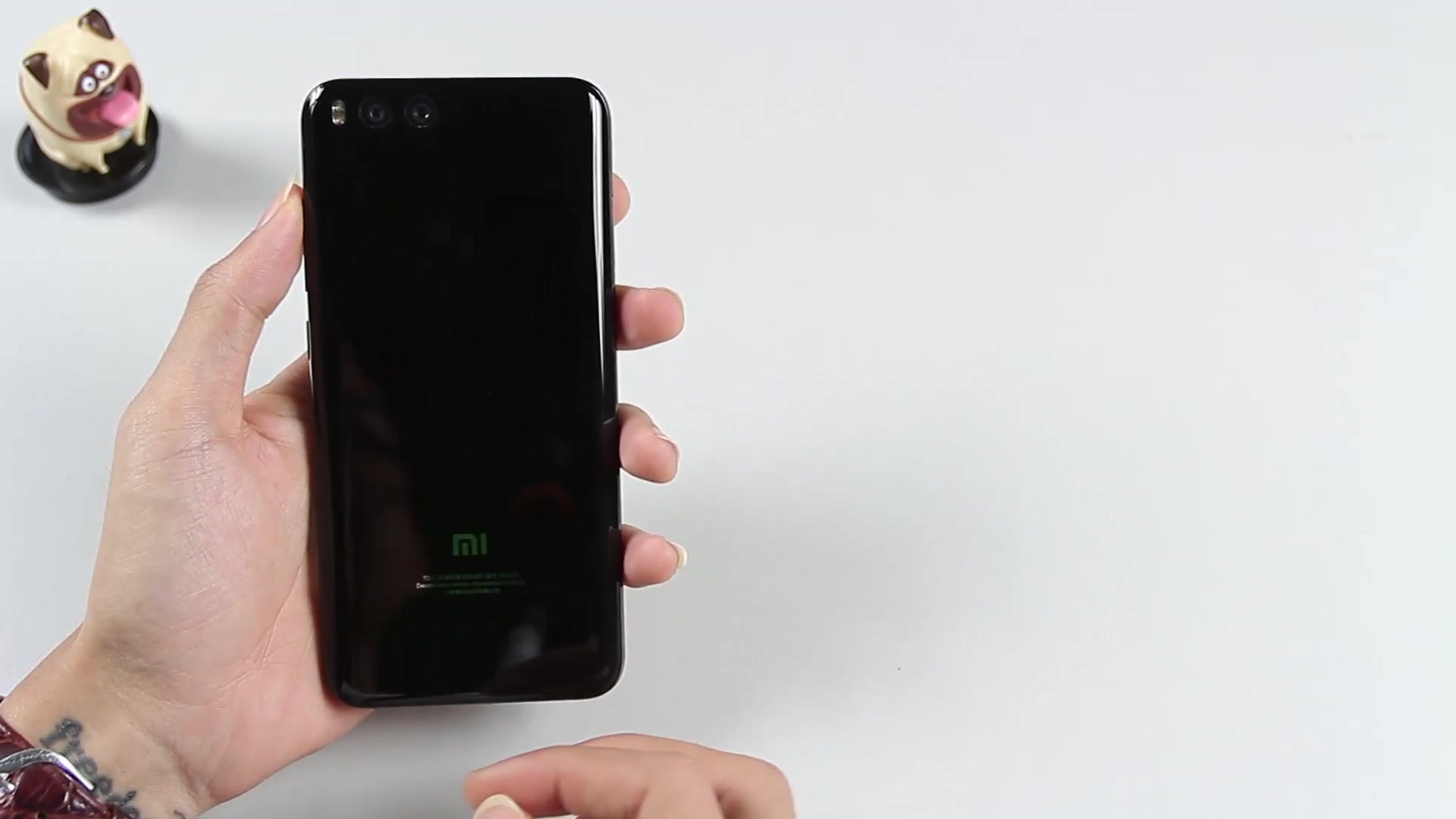 越南小哥开箱评测小米6{这语言很魔性我喜欢~~}