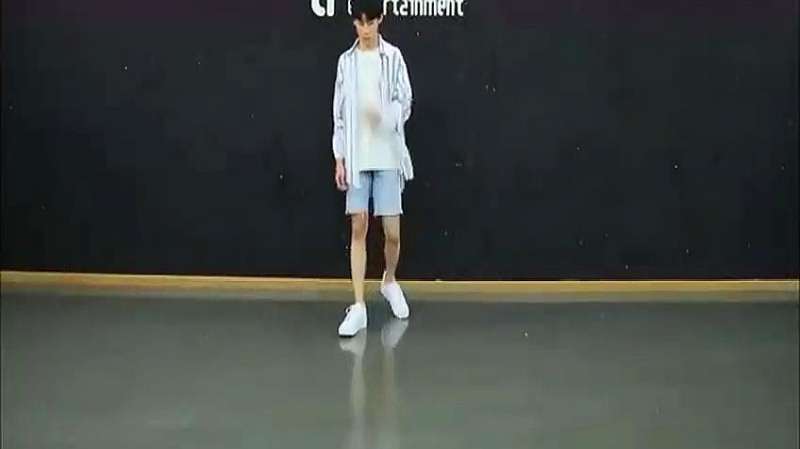 起风了舞蹈视频,又一个小哥哥跳的这么好
