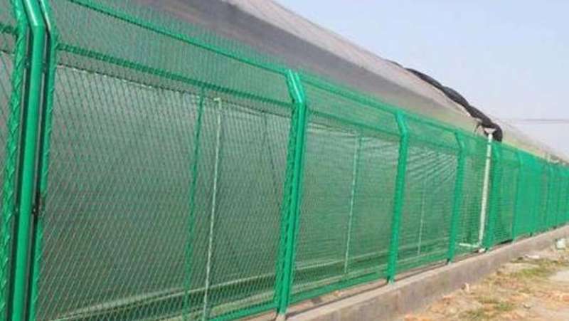 看看大厂都是怎么生产铁艺护栏的,全自动化时代再不努力就没活干