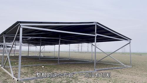 农村牛人自己设计的彩钢棚,这么大跨度不用焊接,一场雪绝对倒塌