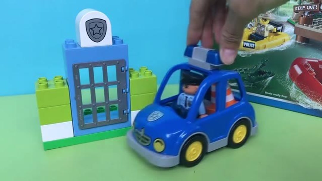 LEGO乐高积木 110报警电话响起!警察叔叔要开着警车出动啦!