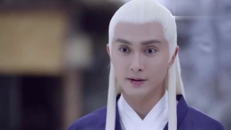 三生三世枕上书-凤九把帝君嘴咬破了,帝君说的话太搞笑了