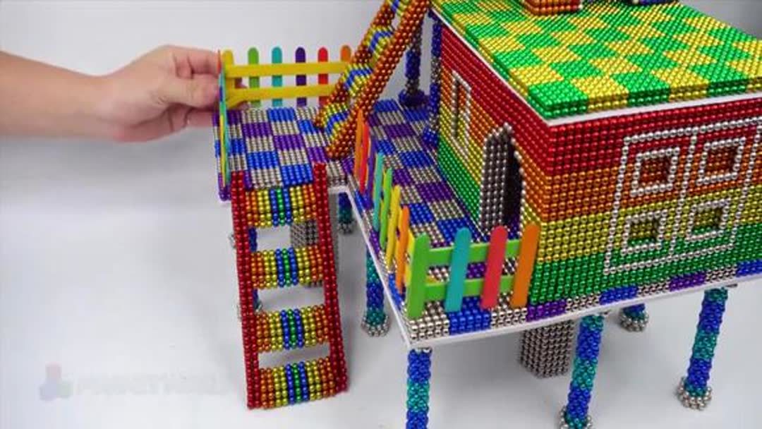 小姐姐用40000颗巴克球制作仓鼠房子,真是有钱又有闲啊