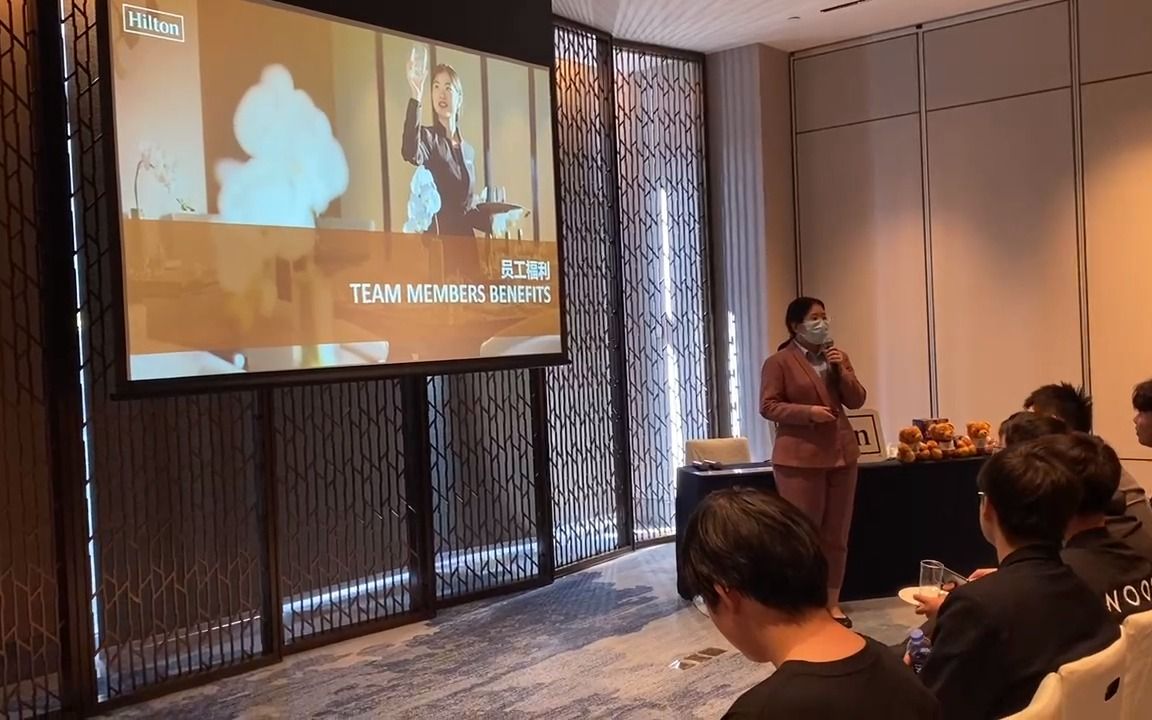 上海前昇希尔顿酒店实践教学 上海旅游高等专科学校×加拿大乔治...