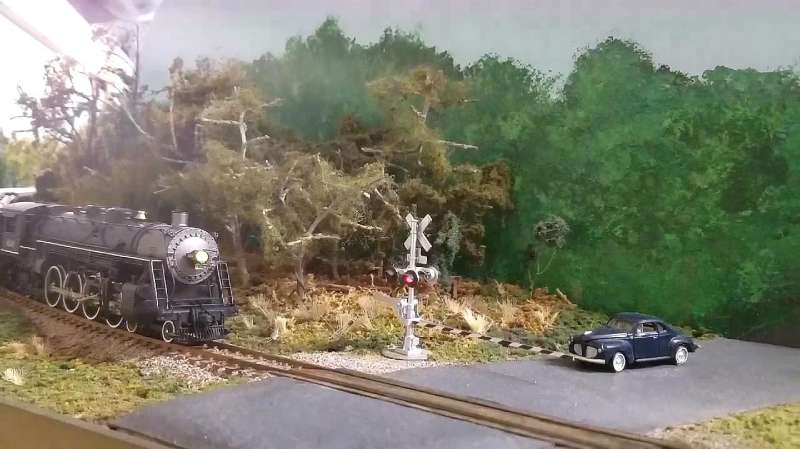 制作的非常真实的老火车模型 启动的时候看着非常真实