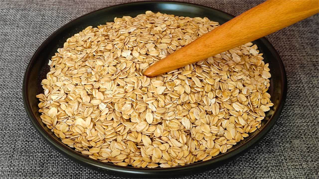 自从燕麦学会这样做,我家10顿有9顿这样吃,低脂又营养,真解馋