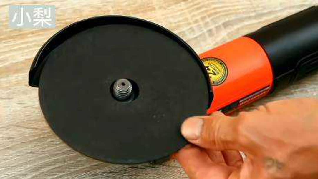 今天做了一个工具,可以快速拆装角磨机,操作很方便