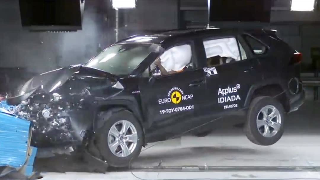 大众探歌和丰田RAV4碰撞对比,你会怎么选?