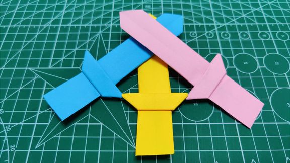 大宝剑,儿童折纸玩具,简单折纸教程,赶紧与小伙伴一起来学习!