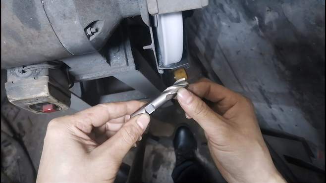 铣刀侧面四刀刃的磨法,学会受益匪浅,先收藏