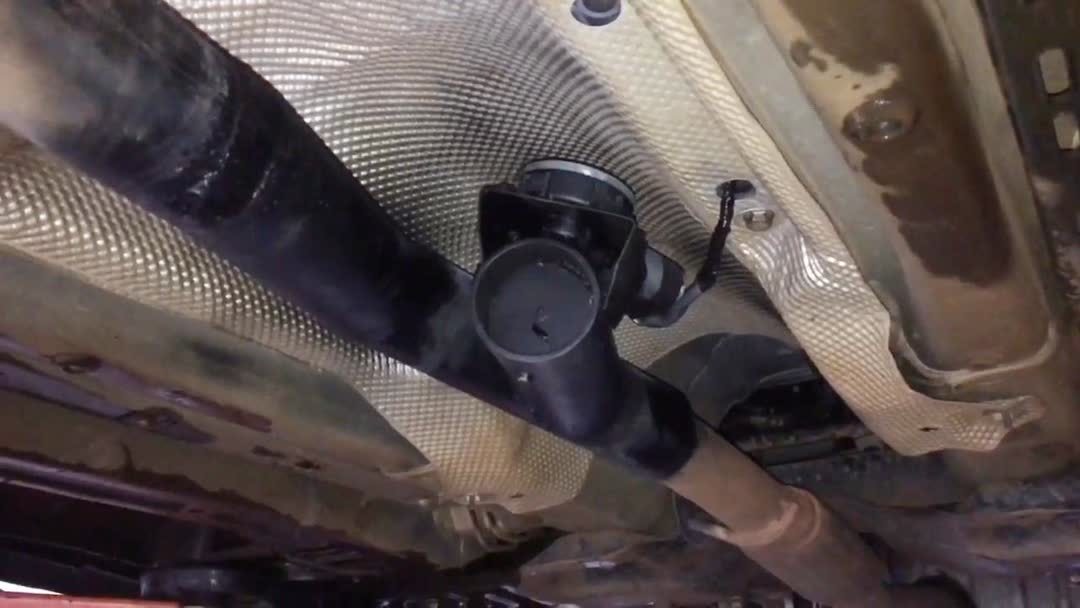 外国小伙改装的汽车排气管,开到路上听听声音