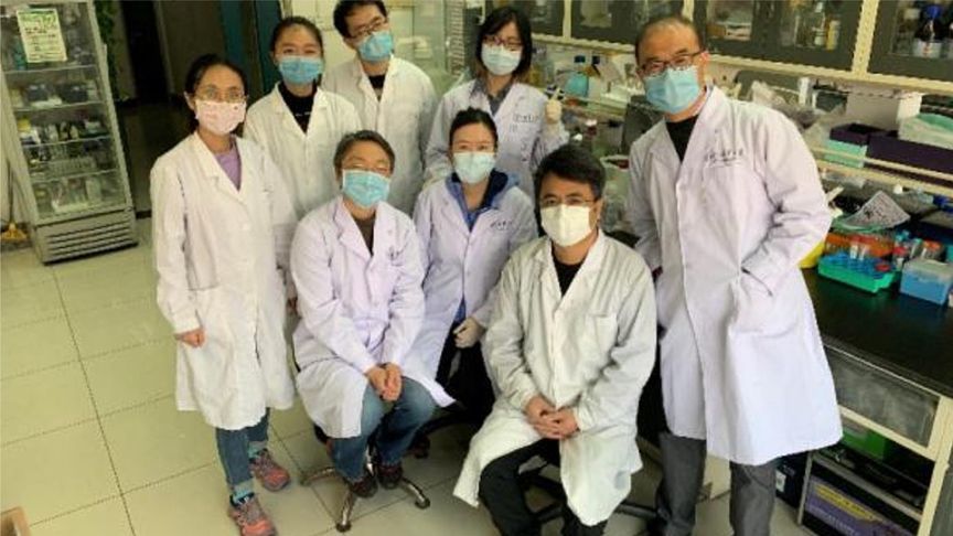 中国又一次走在世界前列!首款新冠特效药来了,输液完立刻起效