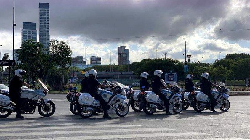 G20:在警卫队的保护下,各国总统车队前行,盛大场面,很震撼