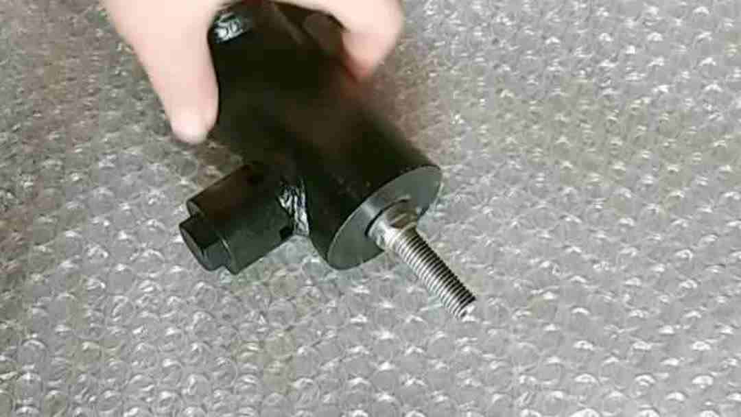 山东潍坊迪源机械雷沃欧豹拖拉机配件离合器推力油缸