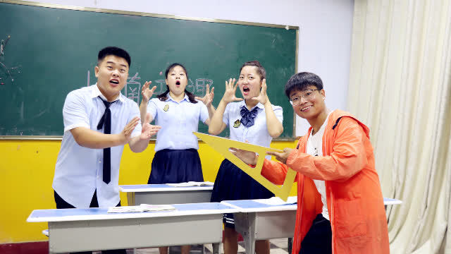 音乐老师上数学课?这种上课方式还真是史无前例,老师真奇葩