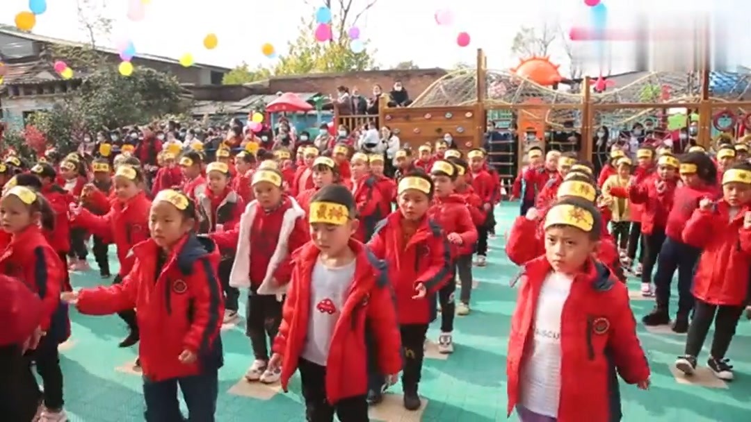 幼儿园律动舞蹈《加油鸭》,旋律欢快动感,孩子们跳的很开心