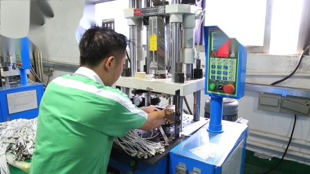 今塑机械KSU-200-ST(锁模力20T)视频