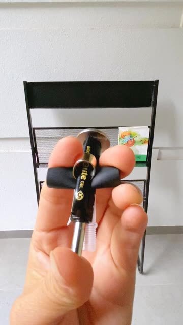 圆珠笔和口罩做的蛛丝发射器,简直不要太好玩了