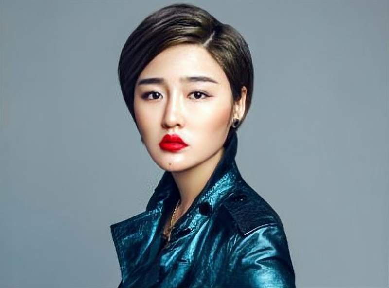 娇娇发文爆料赵本山操控别人的人生,自己胳膊拧不过大腿选择退出