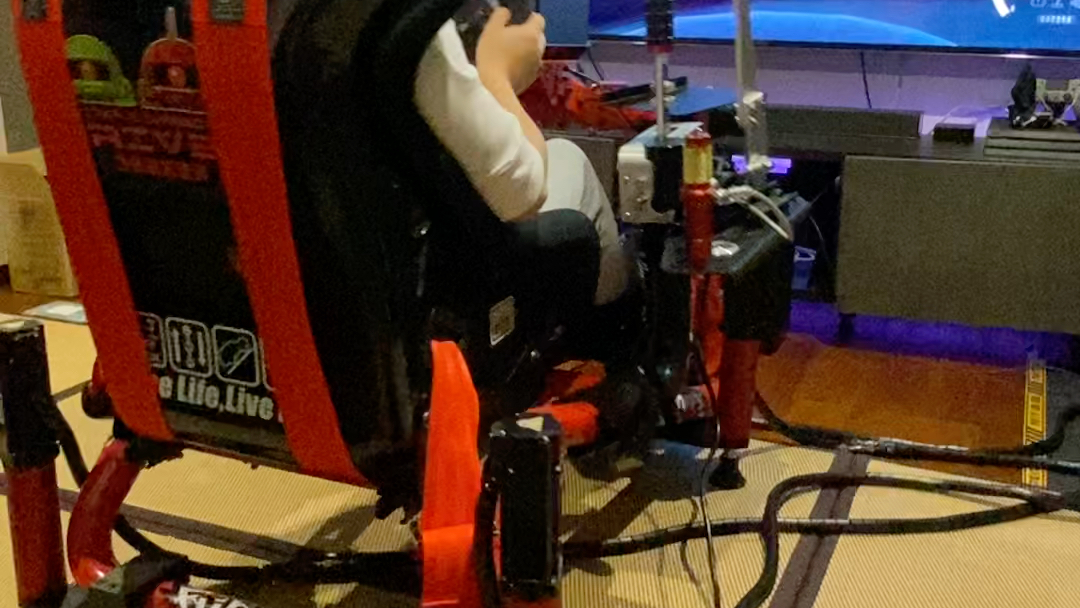 赛车模拟器,G力座椅,四轴,展视未来,很多客户说发个长点多视频,随手拍...