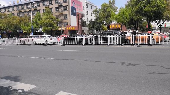 连环撞车5辆车子