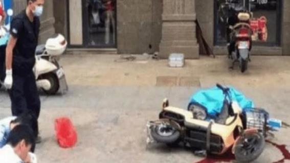 熊孩子扔石头砸死新婚女子,父母拒绝赔偿,熊孩子家长才可怕!