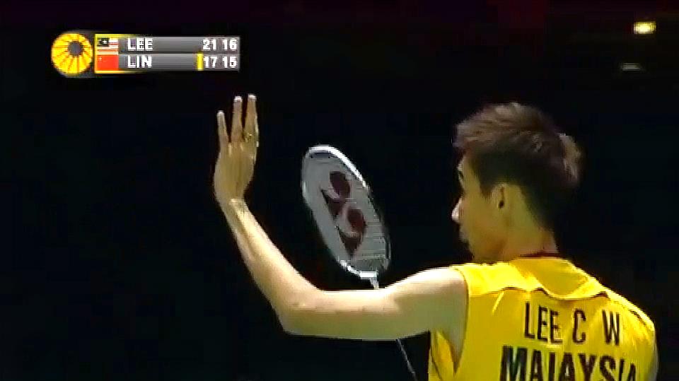 林丹VS李宗伟:林丹不敌李宗伟在2011年全英羽毛球赛场上败下阵来