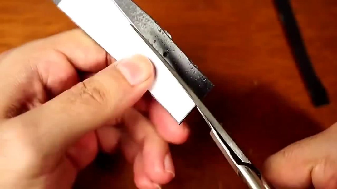 用纸做的, 这是小风扇还是飞行器?