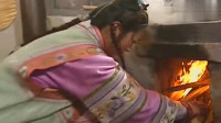 还珠格格:皇帝找小燕子,要教她下棋!没想她在烧火!