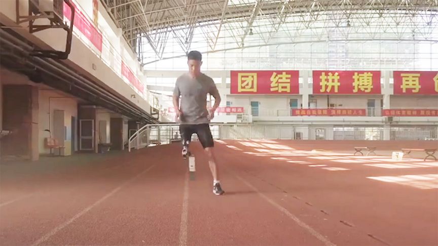 88年小伙右腿意外截肢,被选为残疾人运动员,获得两枚金牌!
