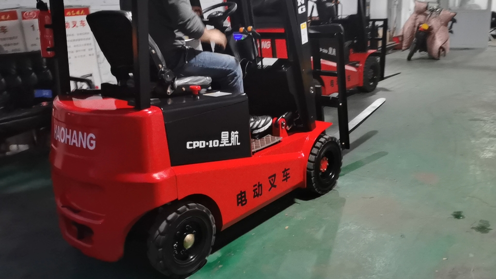 1吨小型电瓶叉车多少钱(昊航纯电动叉车)