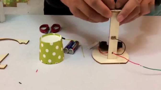 科学小制作 简单易学 的小台灯