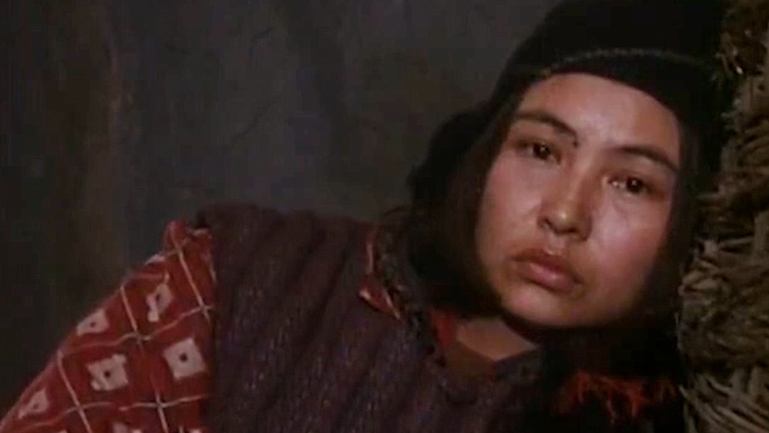 为了争口气,她不惜身体卖血买电视机,最终累垮,国产人性剧情片