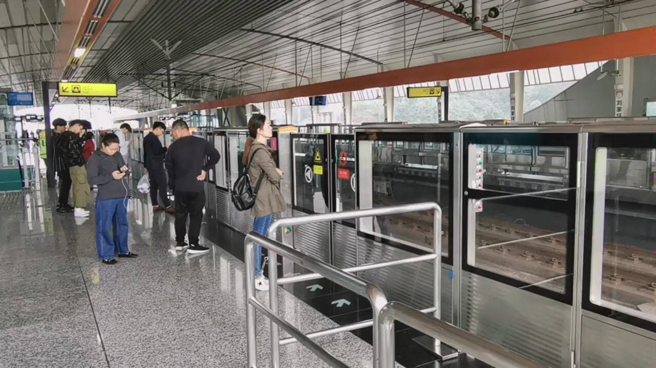 [cp]重庆轨道交通B型车,As型车,单轨进出站合集