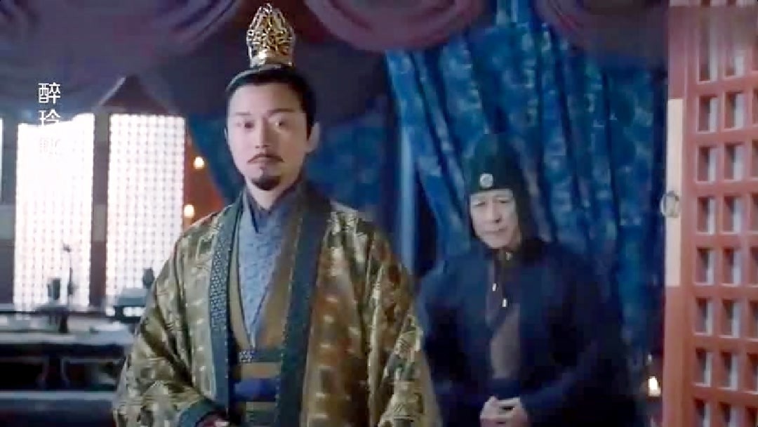 醉玲珑:众皇子被杖刑,谁料打着板子还掐架,瞬间成为一道风景线