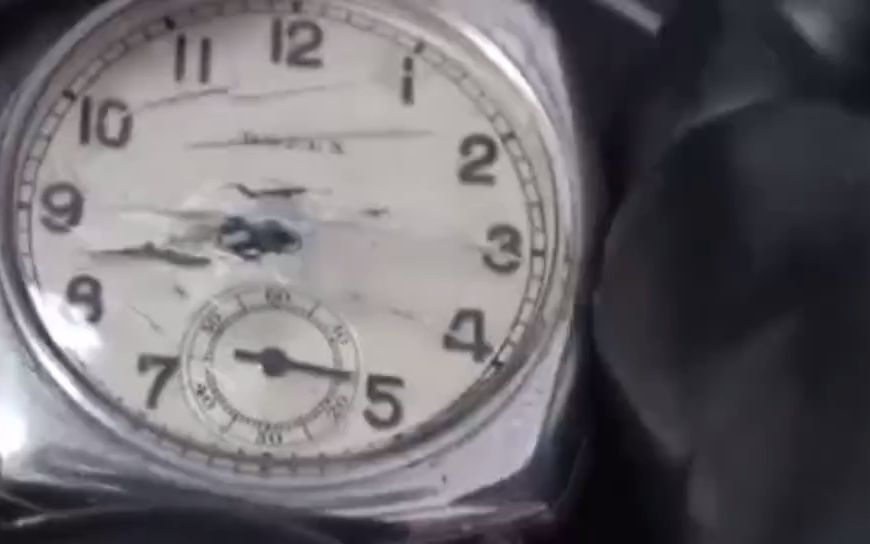 100岁的古董劳力士手表修复,50万起步的机械表内部长啥样?