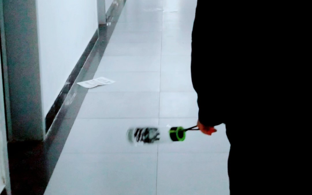 小伙水卡开门,无聊的一批