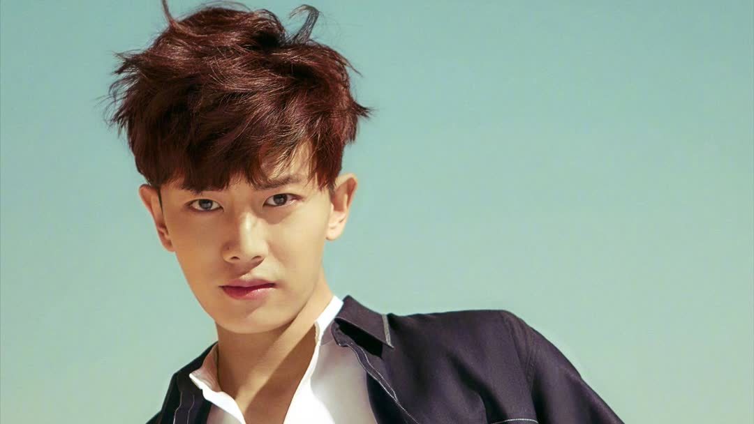 宝藏男孩任嘉伦合集,一袭白衣唱青花瓷,原来跳舞也很帅气